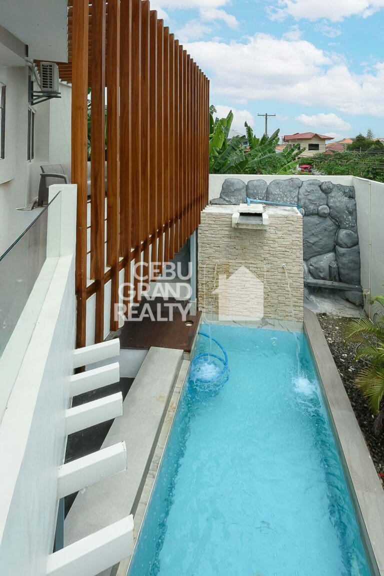 Luxury House with Swimming Pool for Sale in Brookfield | Cebu Grand Realty